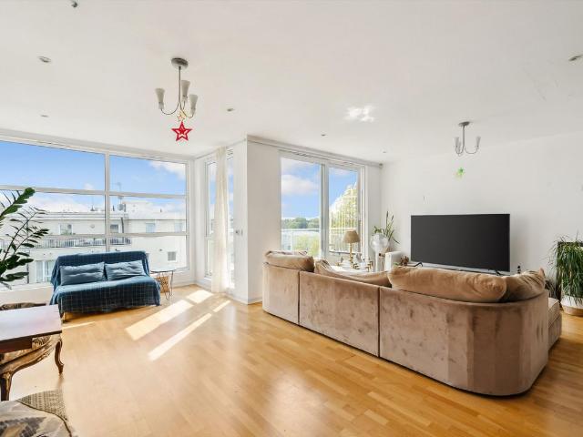 Aura House, Melliss Avenue, Kew Riverside TW9, 2 bed flat to rent, £3,000 pcm | PrimeLocation