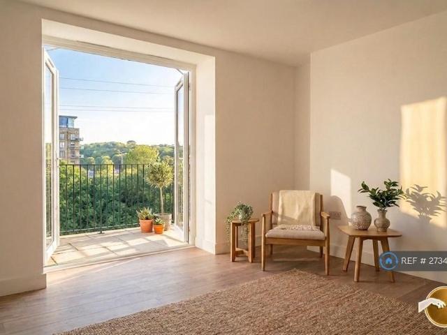 Aurelia House, Brighouse, HD6 3 bed penthouse to rent £1,150 pcm £265 pw
