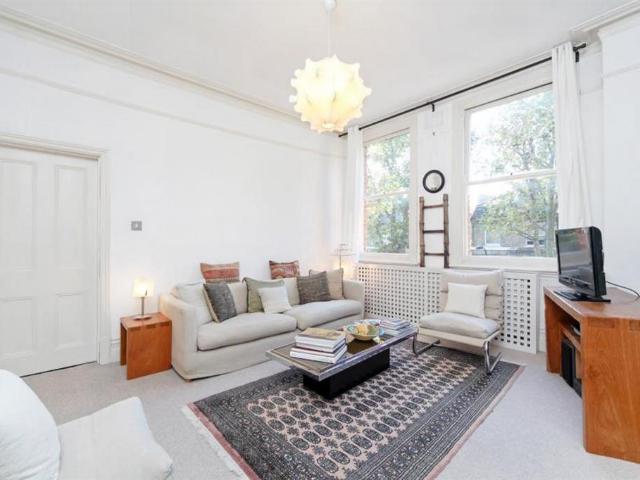 Auriol Road, London W14 1 bed flat to rent £2,150 pcm £496 pw