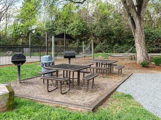 Aurora 3 Bedroom Apartment for Rent at 1425 Eastcrest Dr, Charlotte, NC 28205 Briarcreek Woodland