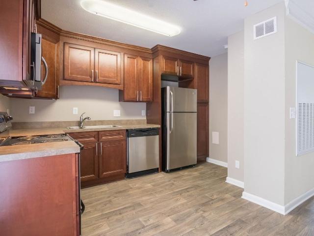 Aurora 1 Bedroom Apartment for Rent at 1425 Eastcrest Dr, Charlotte, NC 28205 Briarcreek Woodland