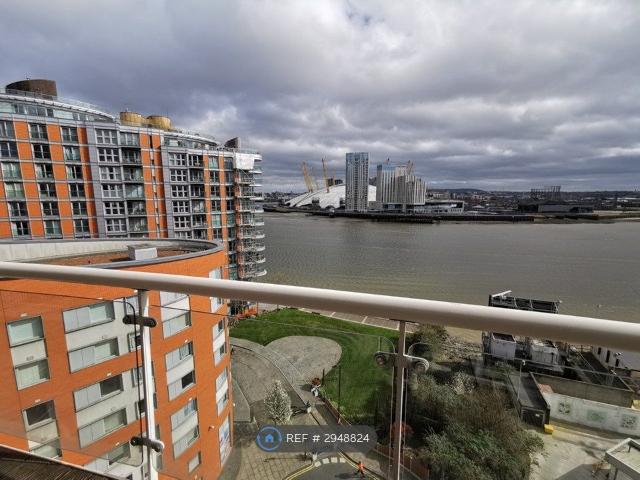 Aurora Building, London E14, 1 bed flat to rent, £1,950 pcm | PrimeLocation