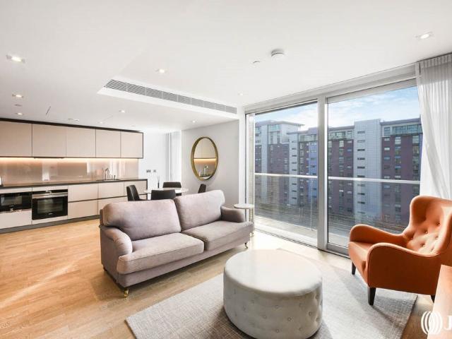 Aurora Gardens, London SW11, 2 bed flat to rent, £3,900 pcm | PrimeLocation