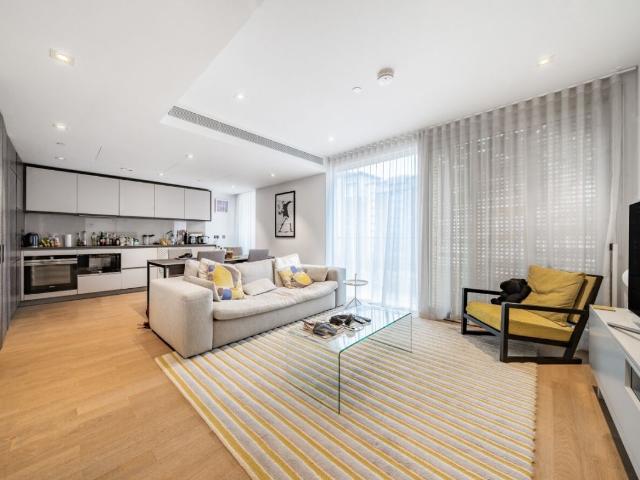 Aurora Gardens, London SW11, 2 bed flat to rent, £4,600 pcm | PrimeLocation