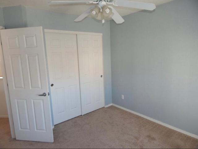 Aurora Highlands room for rent