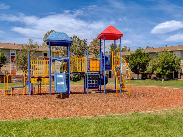 Aurora Hills 1 Bedroom Apartment for Rent at 11850 E Maple Ave, Aurora, CO 80012 Highline Villages