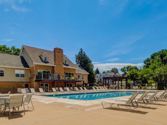 Aurora Hills 2 Bedroom Apartment for Rent at 11850 E Maple Ave, Aurora, CO 80012 Highline Villages