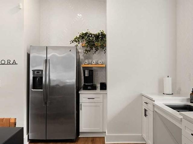 Aurora Studio Apartment for Rent at 1425 Eastcrest Dr, Charlotte, NC 28205 Briarcreek Woodland