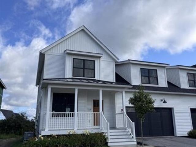 Aurora Rd, South Burlington, Condo For Sale