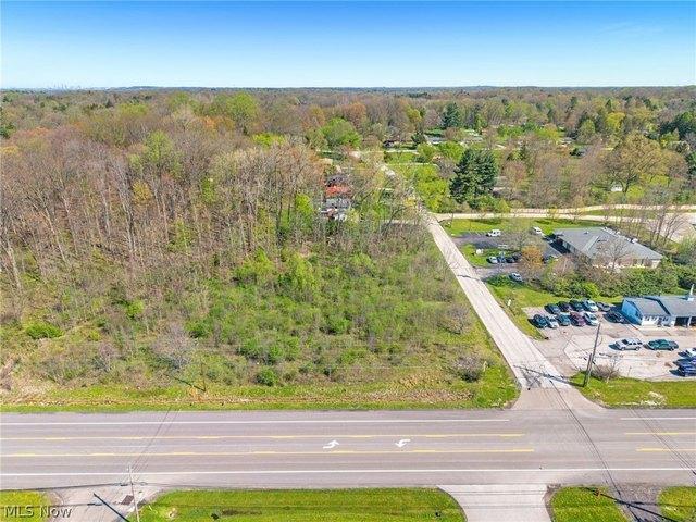 Aurora Rd, Sagamore Hills, OH 44067