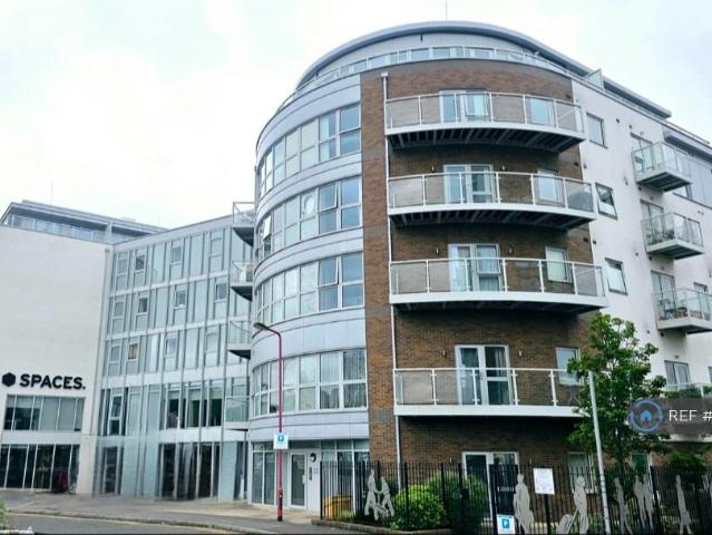 Austen House, Guildford, GU1 1 bed flat to rent £1,450 pcm £335 pw
