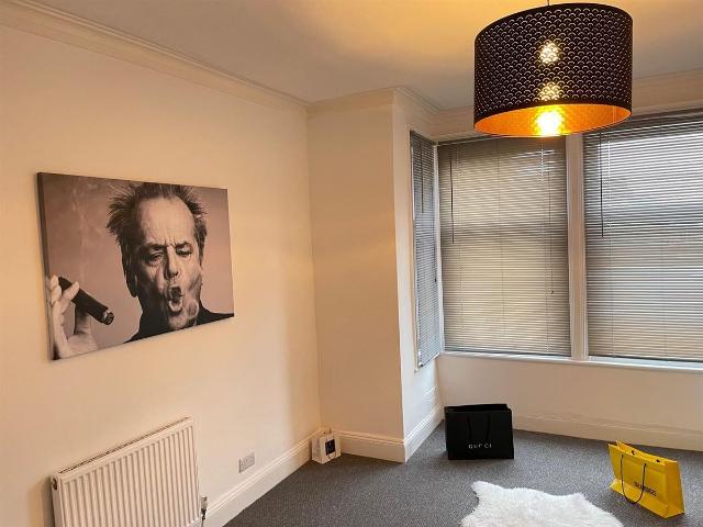 Austhorpe Road, Cross Gates LS15, 1 bed flat to rent, £795 pcm | PrimeLocation