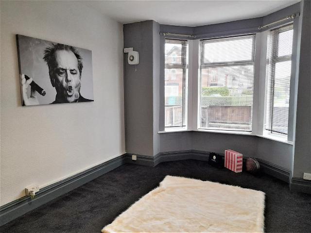 Austhorpe Road, Leeds LS15, 1 bed flat to rent, £775 pcm | PrimeLocation