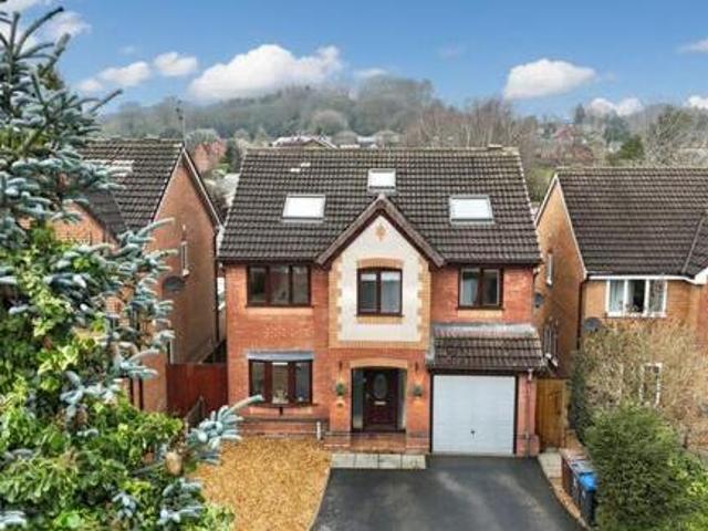 Austin Close, Cheadle, 6 Bedroom Detached