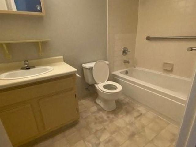 Austin Manor 2 Bedroom Apartment for Rent at 95 Elizabeth St, Delaware, OH 43015