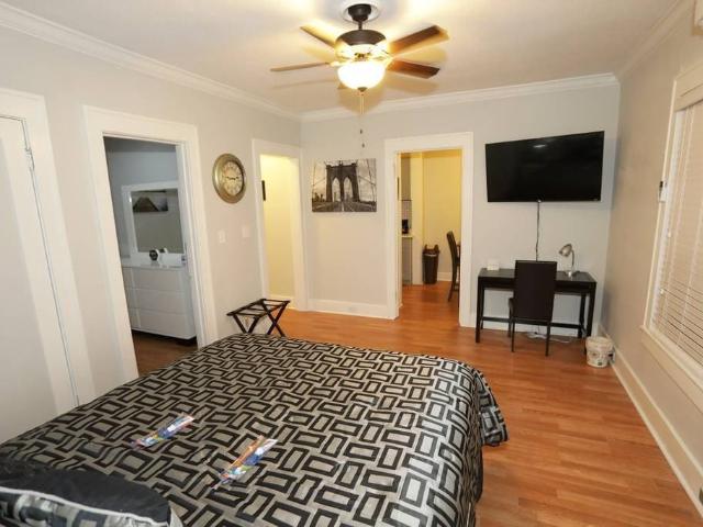 Austin St 1414 Studio Apartment for Rent at 1414 Austin St, Houston, TX 77002 Downtown Houston