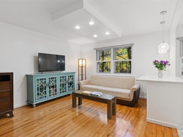 Austin St Unit J, Forest Hills, Property For Sale