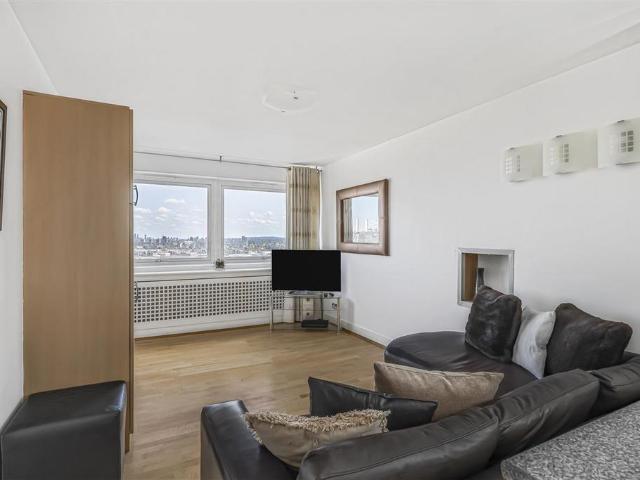Austin Road, SW11 1 bed flat to rent £2,200 pcm £508 pw