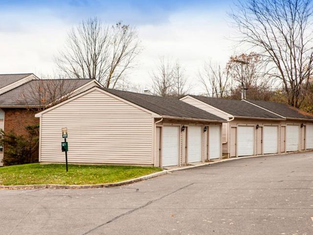 Autumn Creek Apartment Homes 1 Bedroom Apartment for Rent at 2034 Ardmore Ave, Fort Wayne, IN 46802 Westwood Fairway