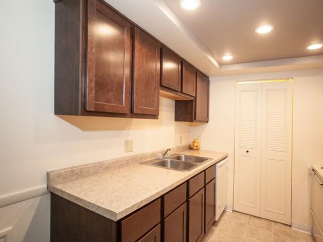 Autumn Creek Apartment Homes 2 Bedroom Apartment for Rent at 2034 Ardmore Ave, Fort Wayne, IN 46802 Westwood Fairway