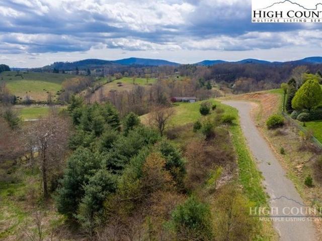 Autumn Glen Dr, Sparta, NC 28675