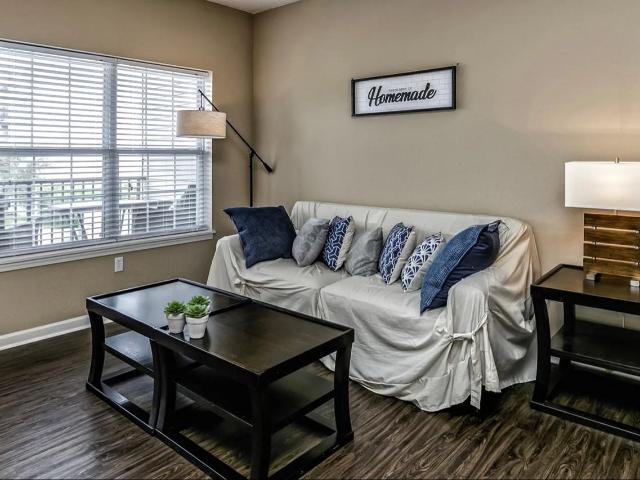 Autumn Grove Apartments 2 Bedroom Apartment for Rent at 5380 S 156th St, Omaha, NE 68135