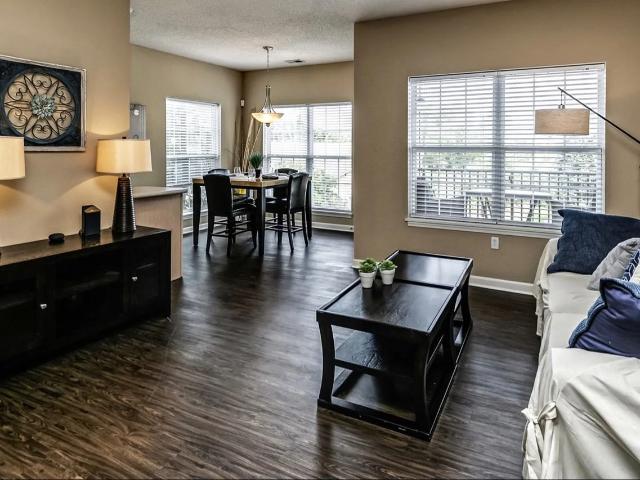 Autumn Grove Apartments 3 Bedroom Apartment for Rent at 5380 S 156th St, Omaha, NE 68135