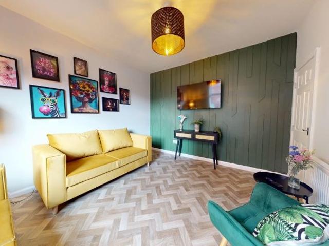 Autumn Grove, Burley, Leeds LS6, 6 bed terraced house to rent, £650 pppm | PrimeLocation