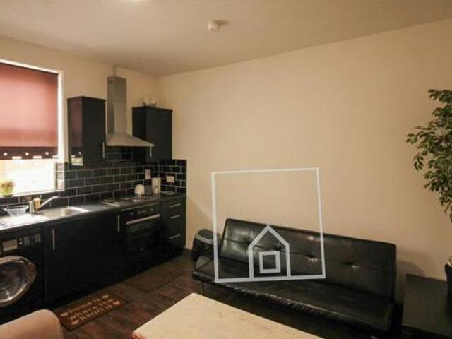 Autumn Grove, Hyde Park, 2 Bedroom House