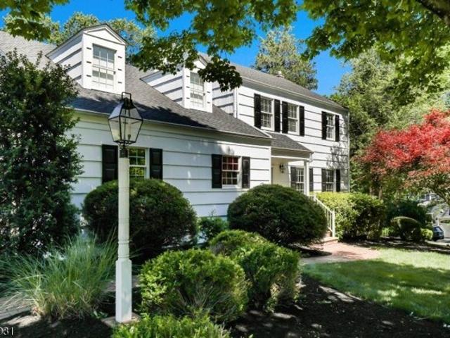 Autumn Dr, Bernards Twp, Home For Sale