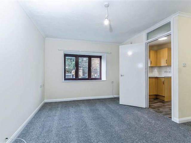 Autumn Lodge, South Croydon CR2, 1 bed flat to rent, £1,195 pcm | PrimeLocation