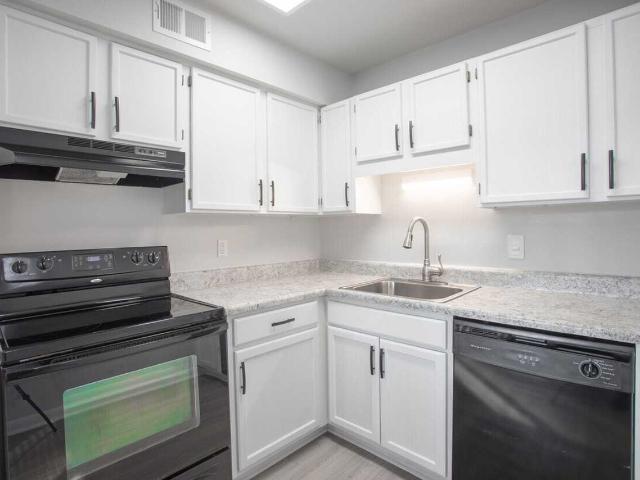 Autumn Lakes Apartments 2 Bedroom Apartment for Rent at 372 Beechmont Dr, Newport News, VA 23608 Epes