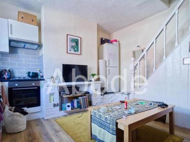 Autumn Street, Hyde Park, 2 Bedroom House