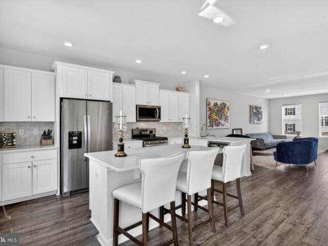 Autumn Park Dr, Medford, Home For Sale