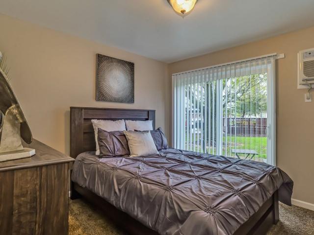 Autumn Ridge Apartment Homes Studio Apartment for Rent at 3902 Mayfield Ave Ne, Grand Rapids, MI 49525