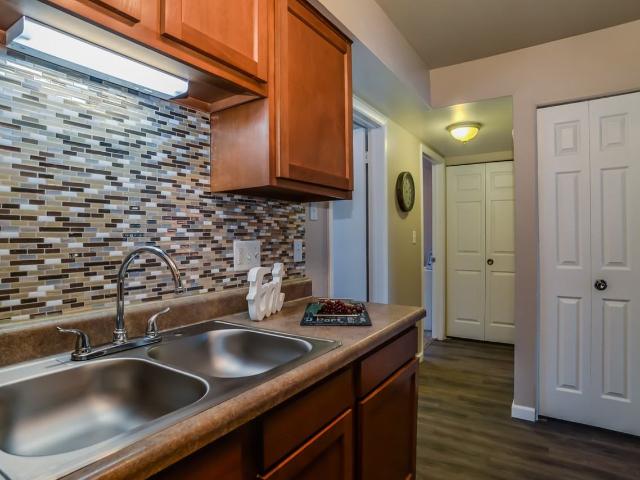 Autumn Ridge Apartment Homes 2 Bedroom Apartment for Rent at 3902 Mayfield Ave Ne, Grand Rapids, MI 49525