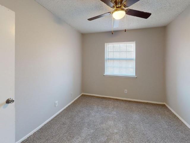 Autumn Ridge Apartments 1 Bedroom Apartment for Rent at 1713 S Memorial Dr, Tulsa, OK 74112 O'Connor Park