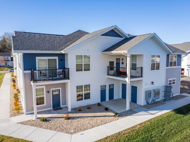 Autumn Wood 604 Building 4 2 Bedroom Apartment for Rent at 604 Autumn Wood Pkwy, Deerfield, WI 53531