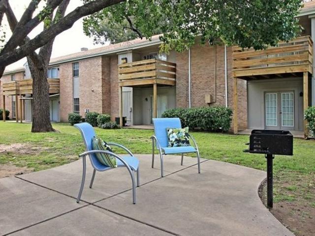 Autumn Woods 2 Bedroom Apartment for Rent at 5151 S Utica Ave, Tulsa, OK 74105 Heller Park
