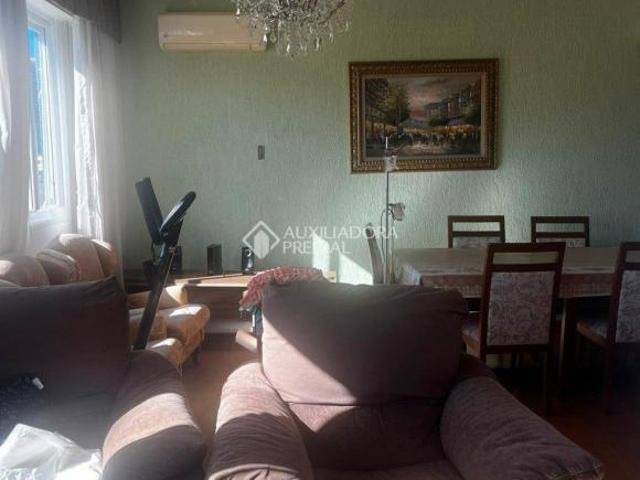 Auxiliadora vende ótimo apartamento com área 91,40 m² no Bom Fim, possui 3 dormitórios, sendo um tra