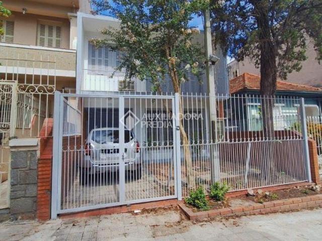 Auxiliadora Predia Vende Excelente casa 3 dormitórios no bairro Rio Branco em porto Alegre
