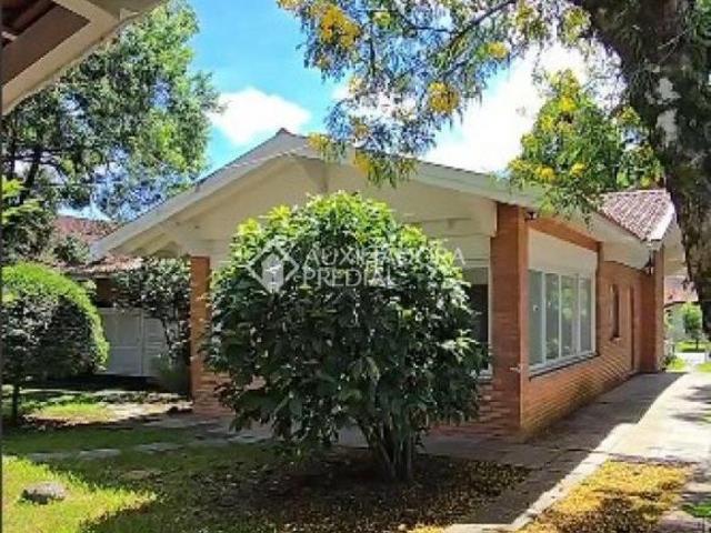 Auxiliadora Predial Canela vende com exclusividade: Casa 3 dormitórios na vila Suzana