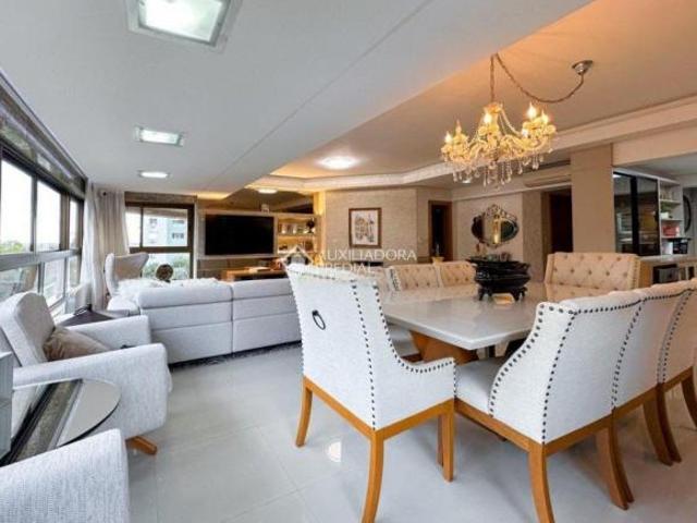 Auxiliadora predial vende apartamento 4 quartos, de frente, Centro de Canoas