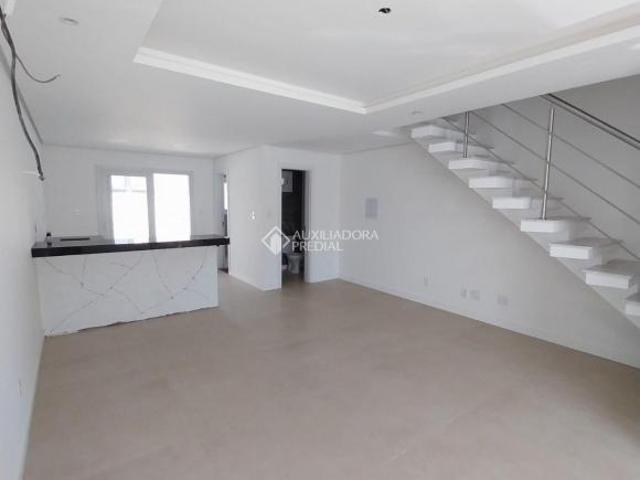 Auxiliadora Predial vende casa sobrado 3 dorm,1 suíte e 2 vagas em Canoas