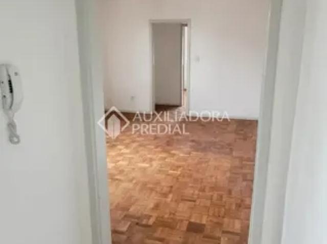Auxiliadora Predial vende 3 dormitórios, 2 vagas cobertas em Porto alegre