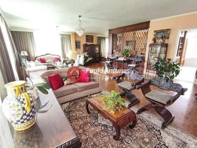 Av. Angélica, 3 dorms R$ 1.800.000,00 250m² Código: 9769