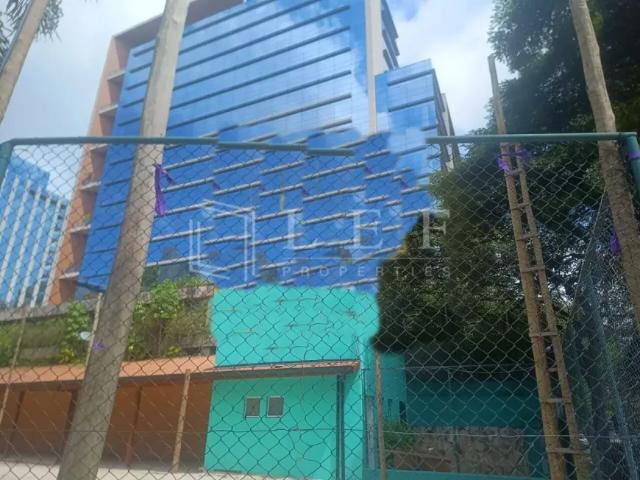 Av. Faria Lima esquina movimentada