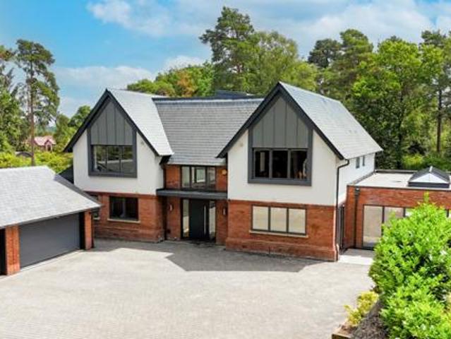 Avon Avenue, Ringwood, 5 Bedroom Detached