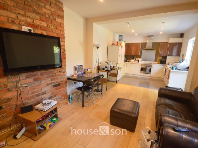 Avon Road, Charminster 5 bed semi detached house to rent £2,400 pcm £554 pw