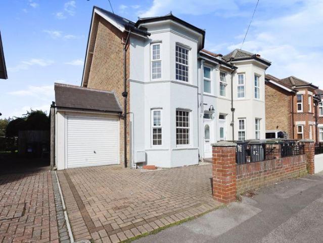 Avon Road, Bournemouth BH8 5 bed semi detached house to rent £3,000 pcm £692 pw